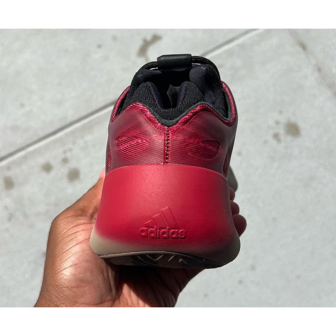 [Release 21 May] Yeezy Boost 700 V3 "Fade Carbon": Release date, and ...